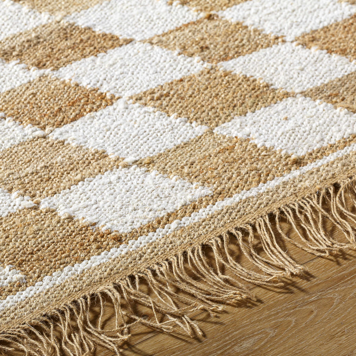 Tiria Diamond Checkered Jute Tasseled Rug – Lumberjack Direct, LLC
